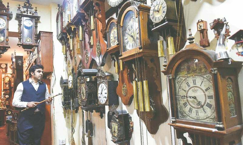 Country’s lonely collector of antique clocks - Newspaper - DAWN.COM