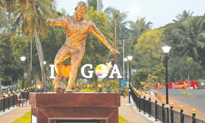 Ronaldo statue kicks up a fuss in Goa - Sport - DAWN.COM