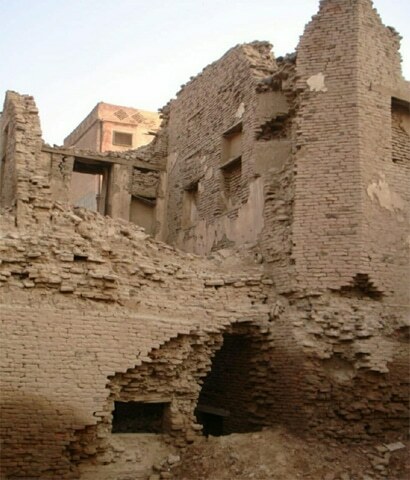 The neglected and crumbling Bhera heritage - Newspaper - DAWN.COM