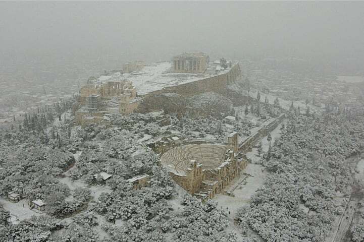 Snowfall blankets much of Greece - World - DAWN.COM