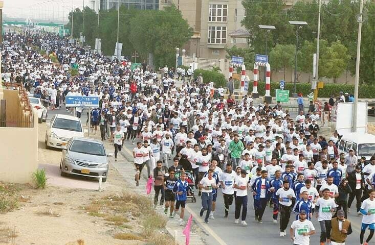 Running enthusiasts in Karachi revive marathon craze after a year ...