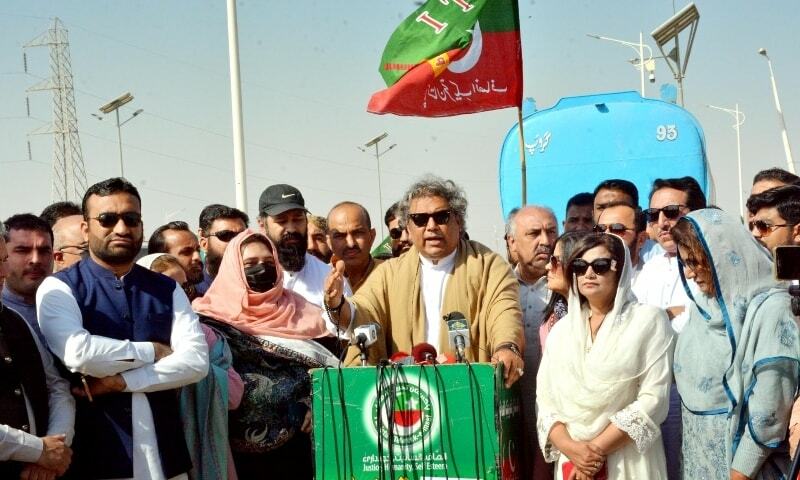 PTI set to start Ghotki-Karachi march against PPP today - Pakistan ...
