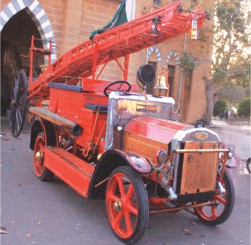 110-year-old fire engine put on display - Newspaper - DAWN.COM