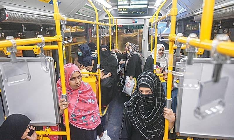 Comfy bus rides enhance Eid shopping delights in Karachi - Pakistan ...