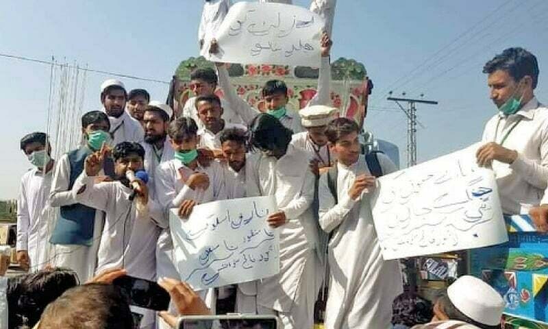 PML-N, PTI in race to bring big crowds to Swabi meetings - Pakistan ...