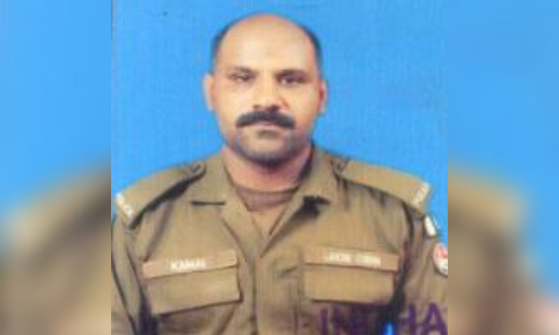 Govt, PTI trade blame after policeman gunned down during raid in Lahore ...