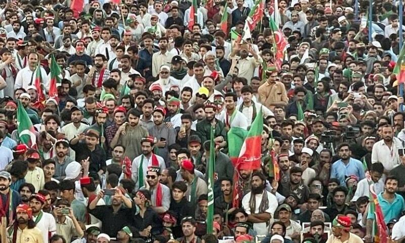 Imran ‘only hope’ for PTI supporters - Pakistan - DAWN.COM