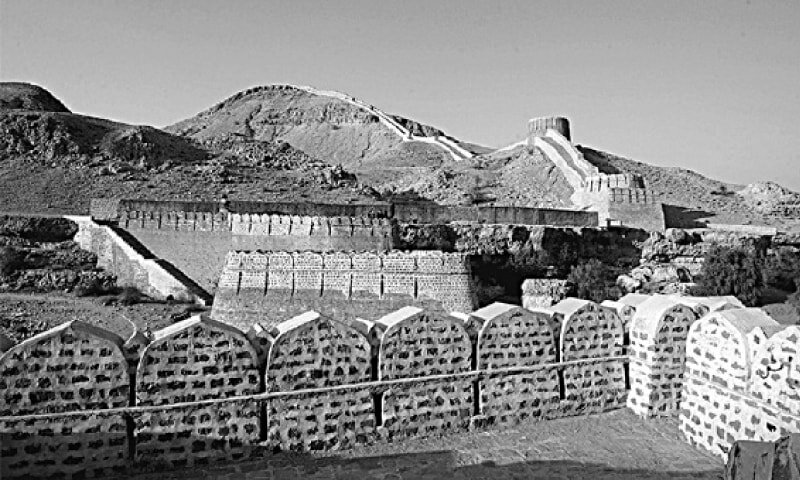 A neglected fort - Newspaper - DAWN.COM