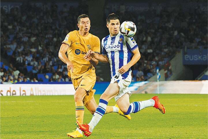 Lewandowski’s first Barca goals see off Sociedad - Newspaper - DAWN.COM