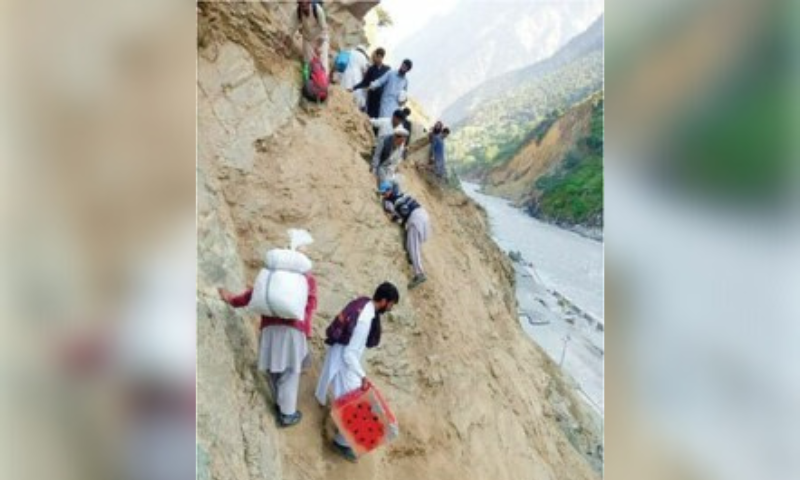 Kalam elders complain about food shortage - Pakistan - DAWN.COM