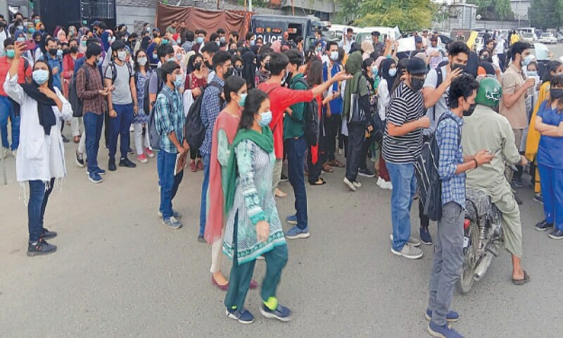 Teacher suspended after protest against harassment - Newspaper - DAWN.COM