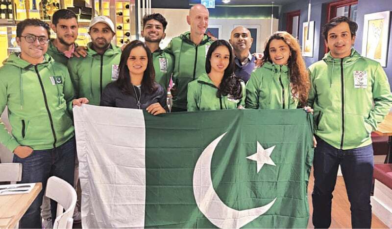 Nine Pakistan runners take part in London Marathon - Newspaper - DAWN.COM