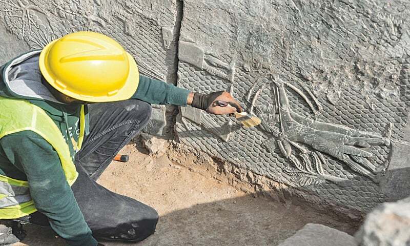 Ancient carvings discovered at iconic Iraqi monument - World - DAWN.COM