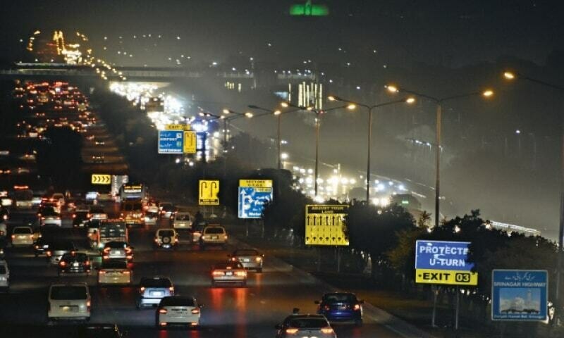 Signal-free highway - Newspaper - DAWN.COM