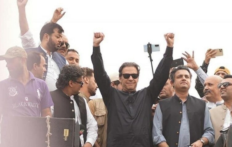 Long march could go on for 10 months: Imran - Pakistan - DAWN.COM