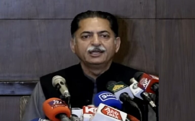 PML-N's Javed Latif compares Imran with Altaf Hussain - Pakistan - DAWN.COM