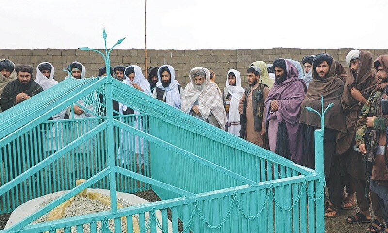 Taliban reveal burial place of founder Mullah Omar - World - DAWN.COM