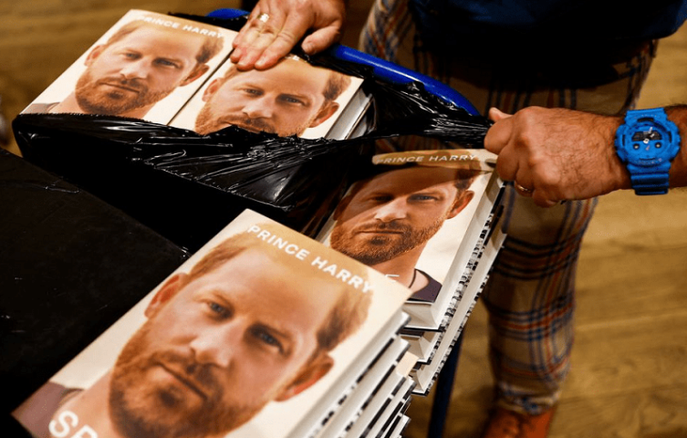 Harry’s Spare sells record 1.4m copies - World - DAWN.COM