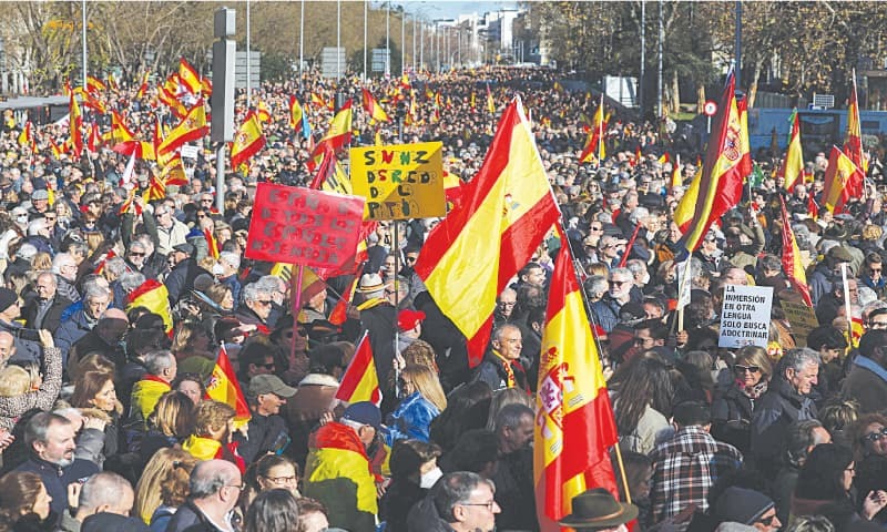 Right leads mass protest against Spanish govt in Madrid - Newspaper ...