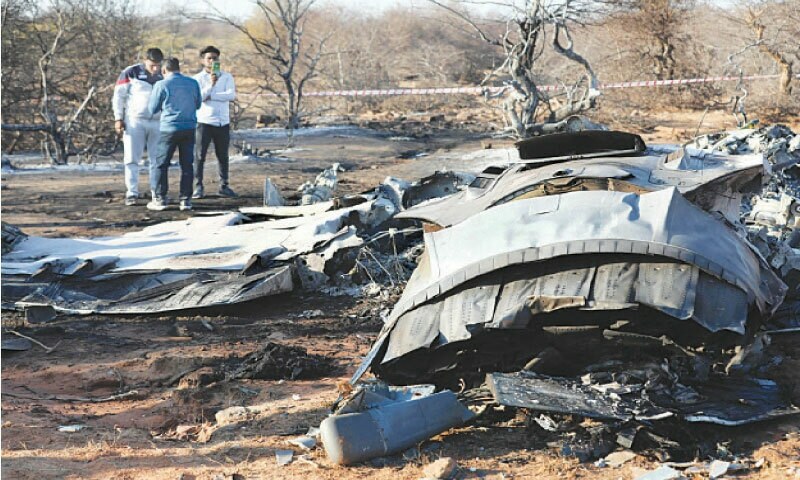 Two pilots survive mid-air collision of Indian jets - Newspaper - DAWN.COM
