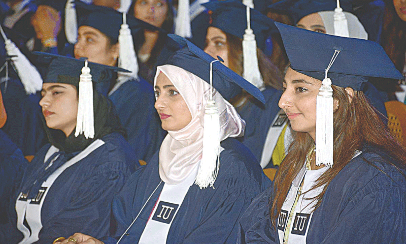 Degrees awarded to over 850 students at IU convocation - Newspaper ...