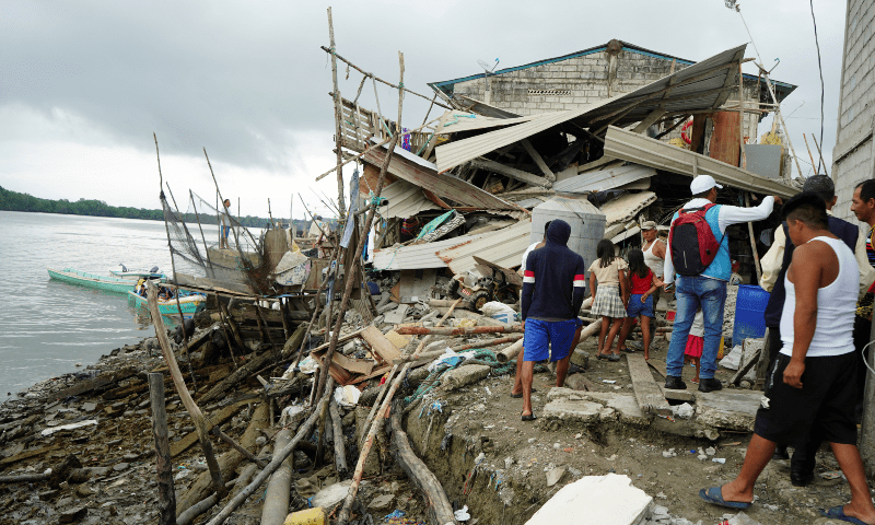 14 killed as strong quake jolts Ecuador and Peru - World - DAWN.COM