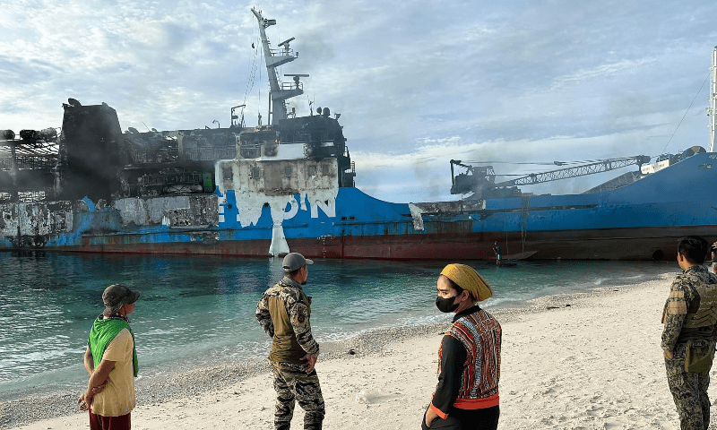 Fire on Philippine ferry kills 29; 230 rescued - World - DAWN.COM