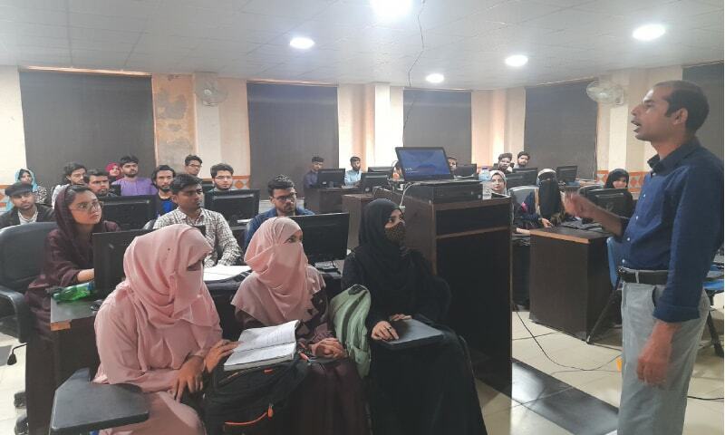 SOCIETY: THE CHANGING FACE OF LYARI - Newspaper - DAWN.COM