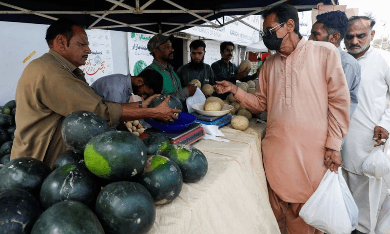 Weekly inflation creates new record high of 47.23pc - Business - DAWN.COM