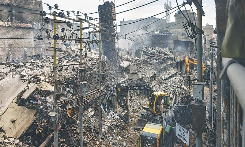 Four firefighters die, five hurt as burnt out factory in New Karachi ...