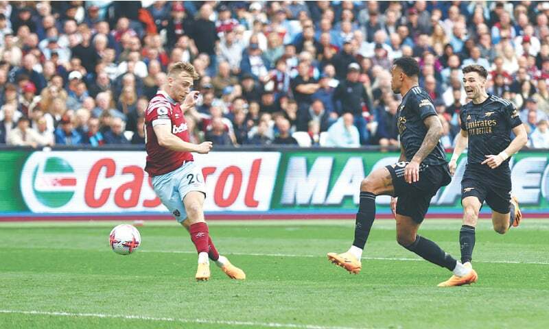 Saka penalty miss costly as Arsenal blow lead again - Sport - DAWN.COM