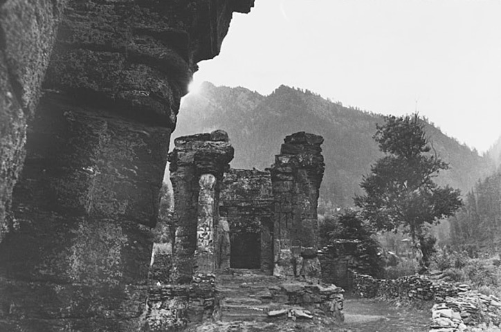 HERITAGE: OPENING THE GATES TO SHARDA PEETH - Newspaper - DAWN.COM