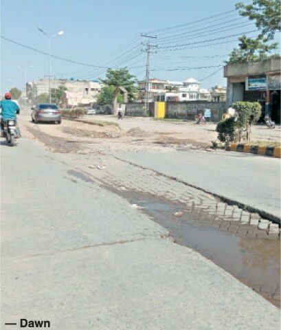 Heavy traffic banned on 2km portion of Jalalpur Jattan Road - Newspaper ...