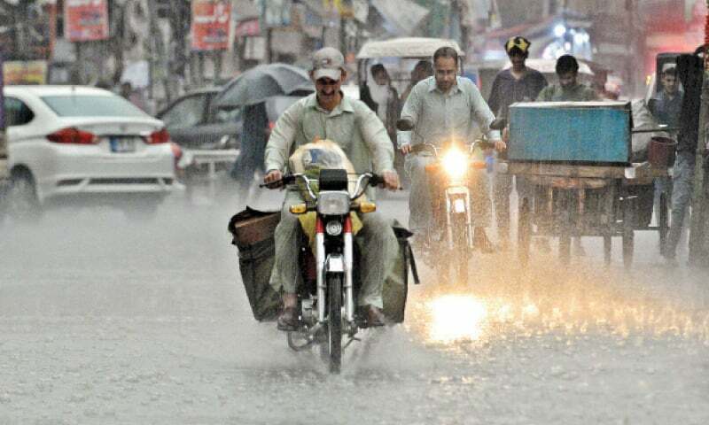 Strong winds, rain hit twin cities - Newspaper - DAWN.COM