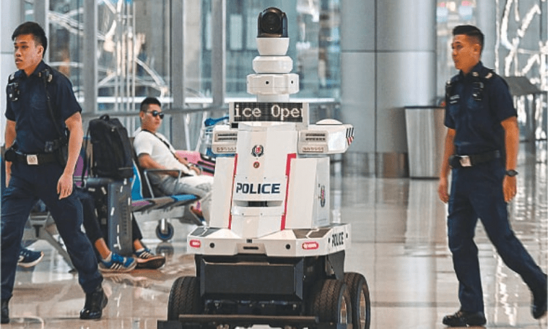 Singapore to put more police robots on the streets - World - DAWN.COM