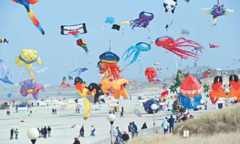 High in the sky - Newspaper - DAWN.COM