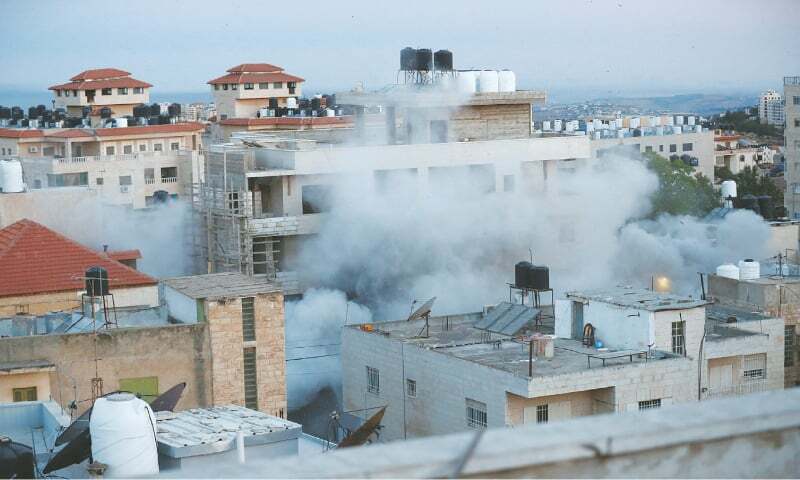 35 hurt in clashes as Israeli army raids Ramallah - World - DAWN.COM
