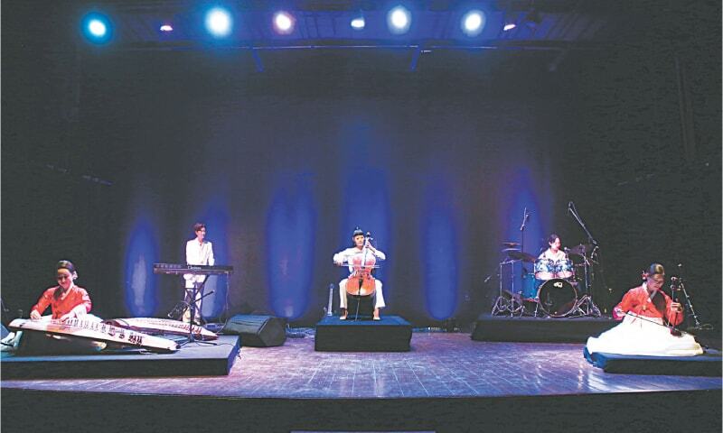 Enchanting music by South Korean performers - Newspaper - DAWN.COM