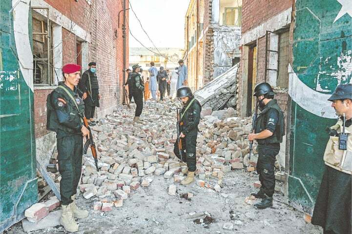 Five KP policemen martyred in two terror attacks - Pakistan - DAWN.COM