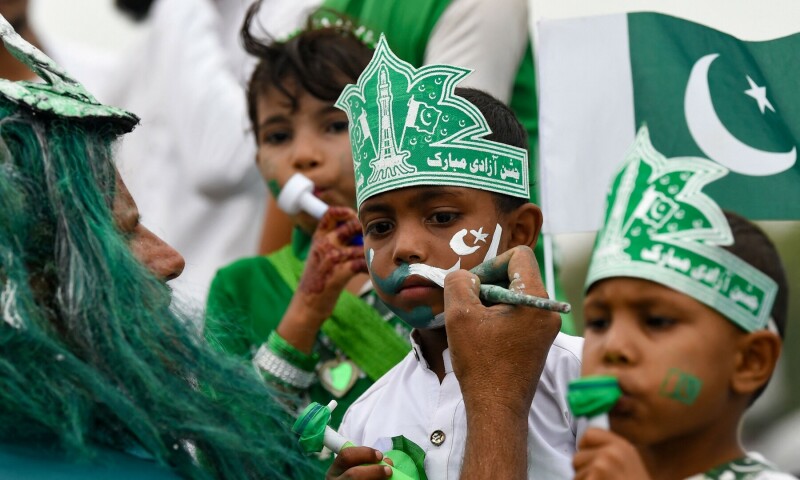 Portraits of patriotism: Pakistanis celebrate 76 years of independence ...