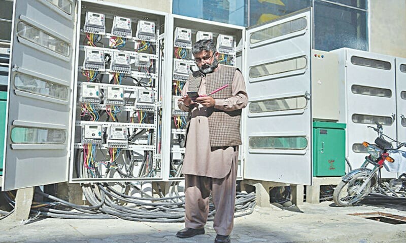Power workers in Lahore defend their ‘right’ to free electricity ...