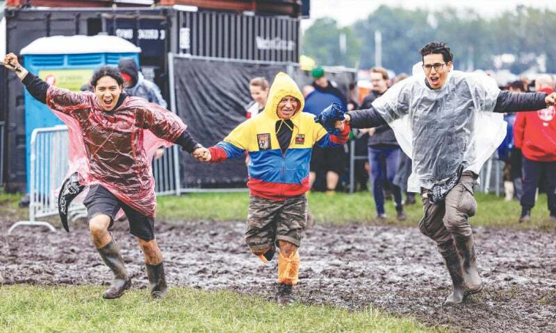 Mud-struck German heavy metal bash slashes attendance - Newspaper - DAWN.COM