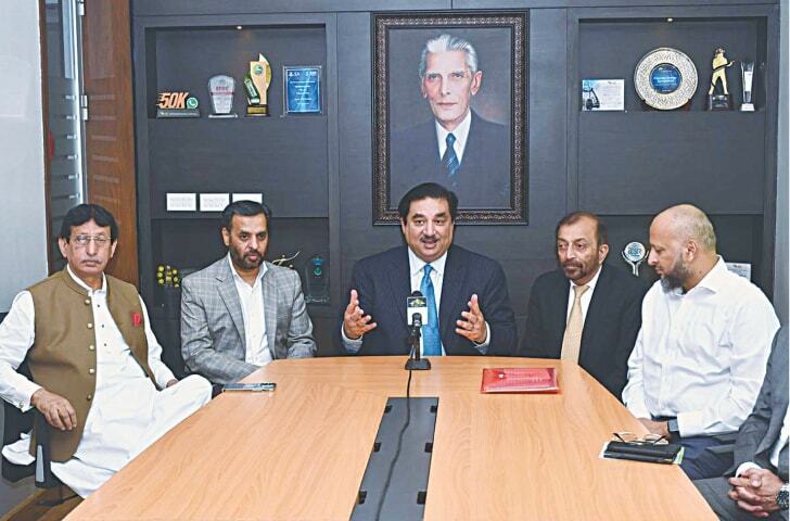Dastagir promises ‘all-out’ measures to fix Karachi’s power woes ...