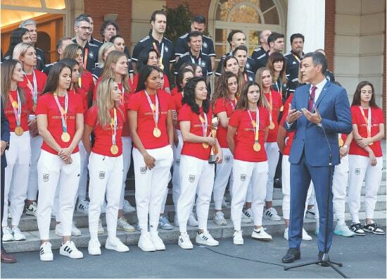 Spain PM says football boss apology over kiss ‘insufficient’ - Sport ...