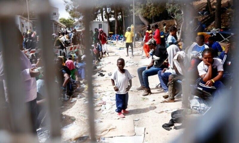 Newborn baby found dead on migrant boat off Italy - World - DAWN.COM