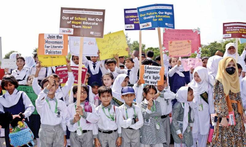 Pakistan’s literacy rate on a downward spiral - Pakistan - DAWN.COM