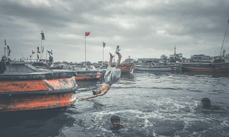 LIFE AND BELONGING IN MACHHAR COLONY - Newspaper - DAWN.COM