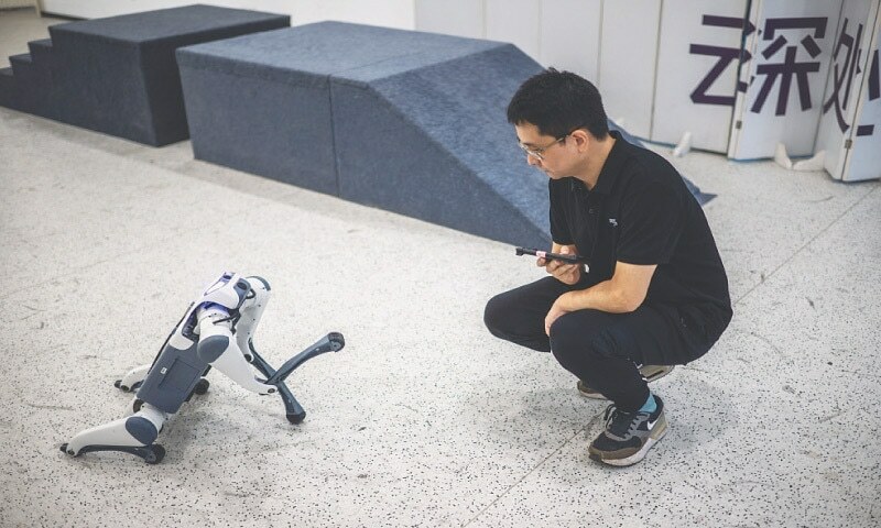 Hi, Robot: machines take over at China’s Asian Games - World - DAWN.COM