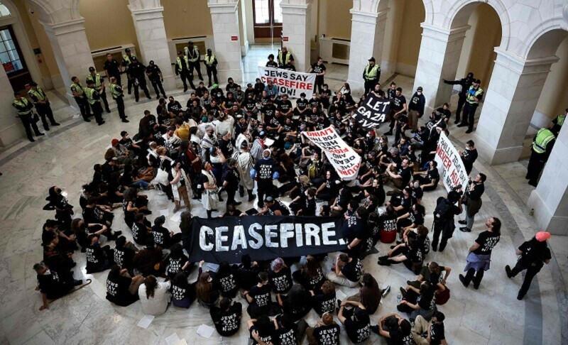 PHOTOS: Protesters barge into House office building near Capitol Hill ...