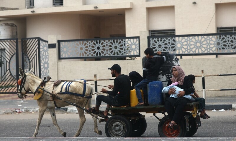Third aid convoy enters Gaza via Egypt border crossing - DAWN.COM